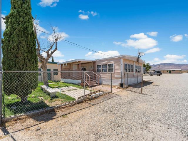 2121 Nadeau St, Mojave, CA 93501 | MLS #26002 | Compass