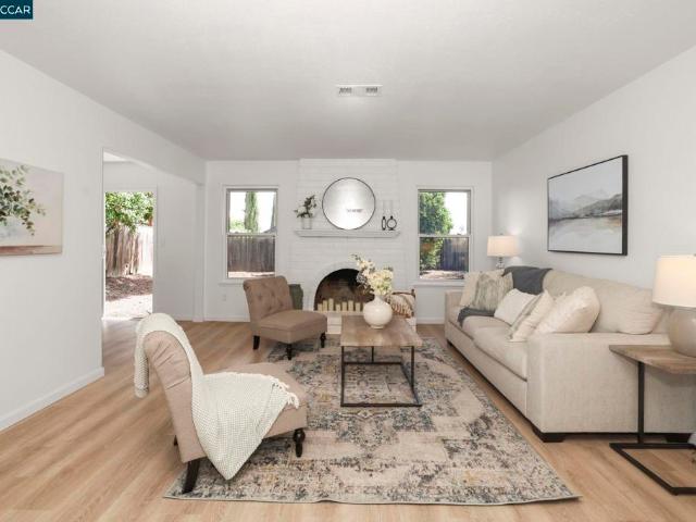 2121 Apricot Court