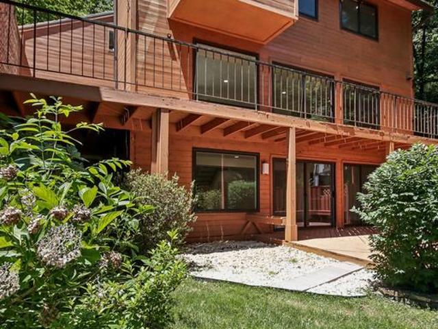 2121 Cabots Point Lane