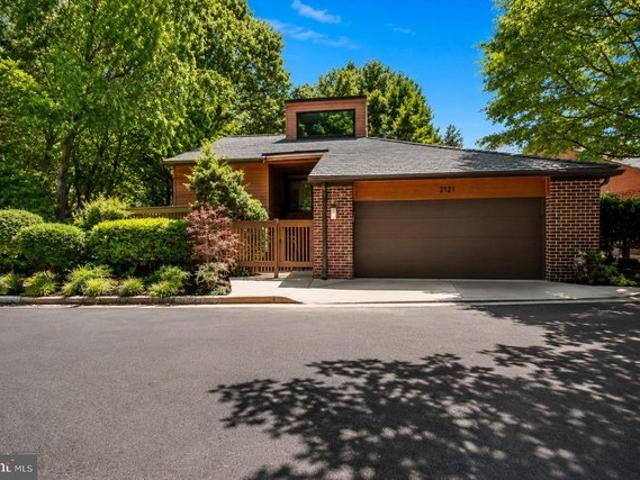 2121 Cabots Point Ln, Reston, VA 20191