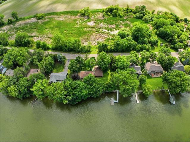 2121 Country Club Drive NE