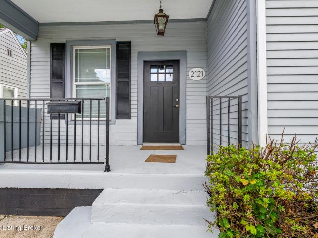 2121 E Elm St