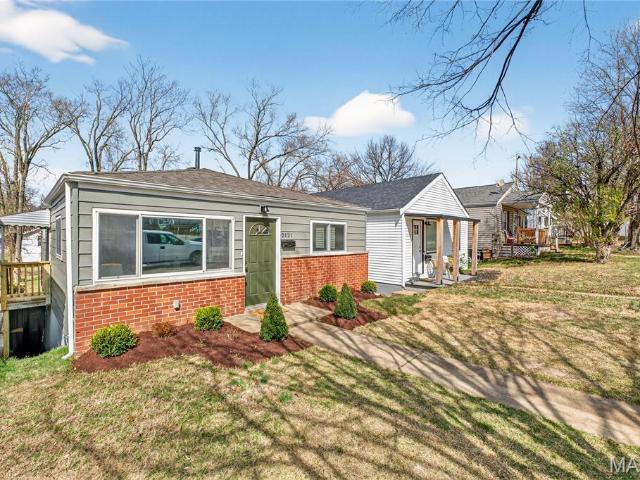 2121 Esther Ave, St. Louis, MO 63139 | Compass