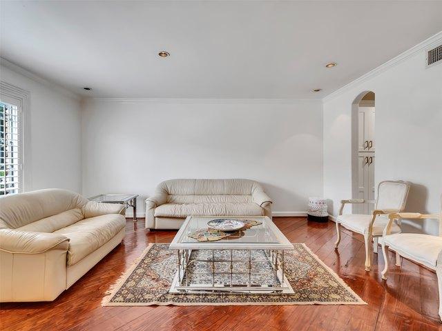 2121 Fountain View Dr Unit H1, Houston, TX 77057