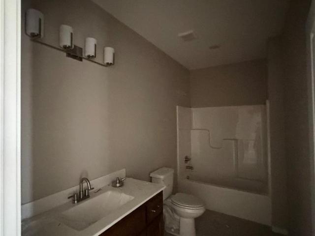 2121 Greenfield Dr, Kearney, MO 64060 | MLS #2583