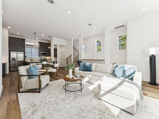2121 Hoskins Dr Unit D, Houston, TX 77080