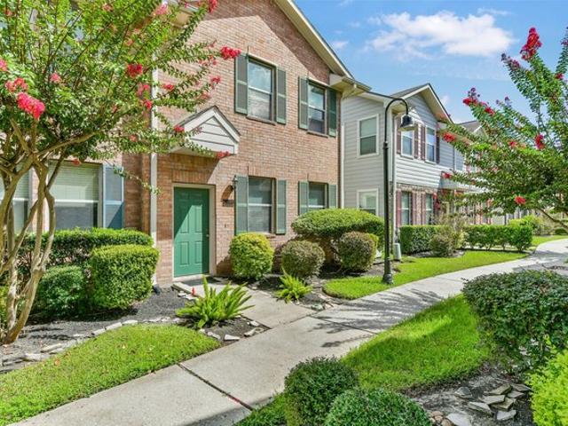 2121 Kemah Village Dr, Kemah, TX 77565