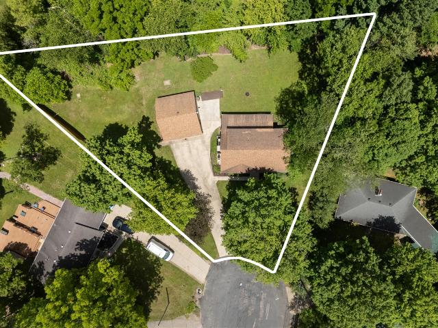 2121 Lakewood Drive