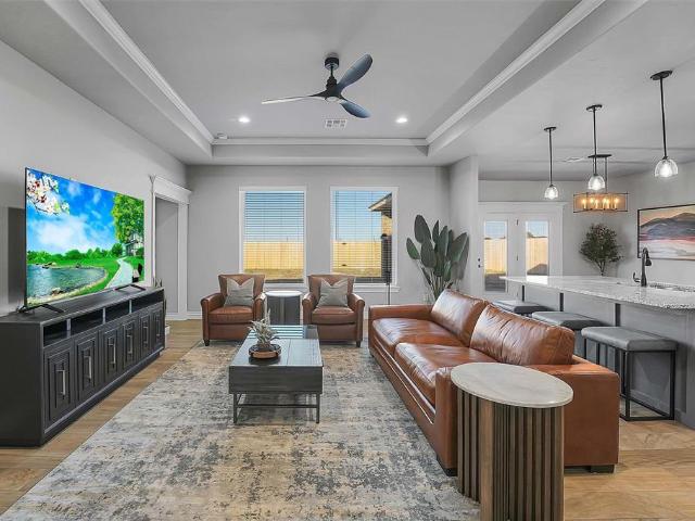 2121 Longhorn Trail