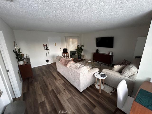 2121 Pacific Coast Hwy, Unit 3, Hermosa Beach, CA 90254 | MLS #SB26075 | Compass