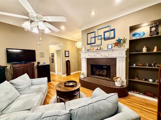 2121 Preston Place