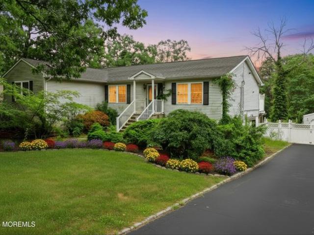 2121 Ridgeway Rd, Toms River, NJ 08757
