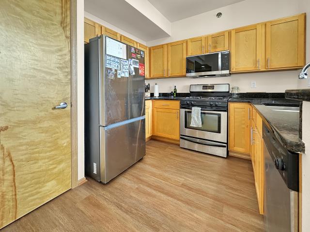 2121 S Kinnickinnic Ave, Unit 112
