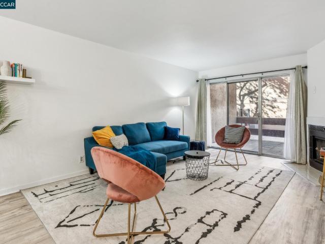 2121 Vale Rd 121