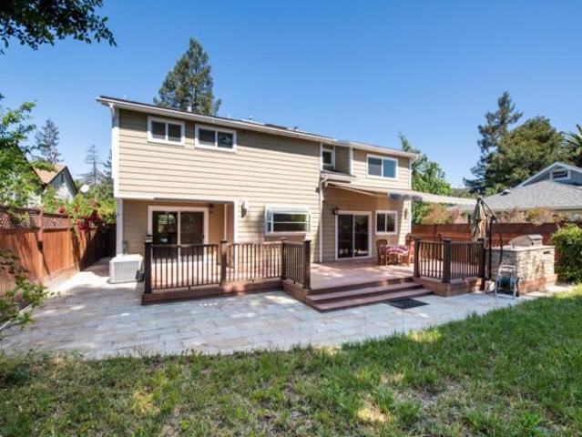 2121 Valparaiso Ave, Menlo Park, CA 94025