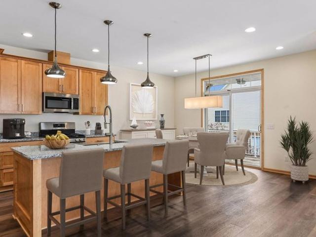 2121 Village Trl, Mound, MN 55364