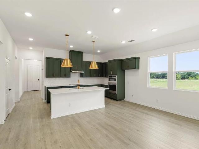 2121 Williams Road