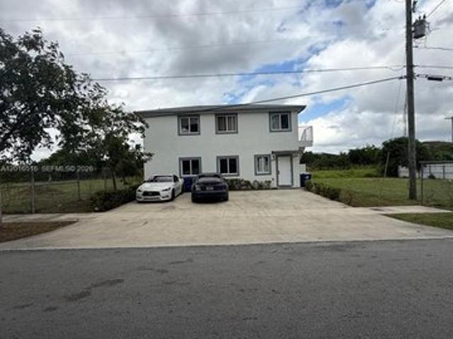 2121 2 NW 72nd St, Miami, FL 33147