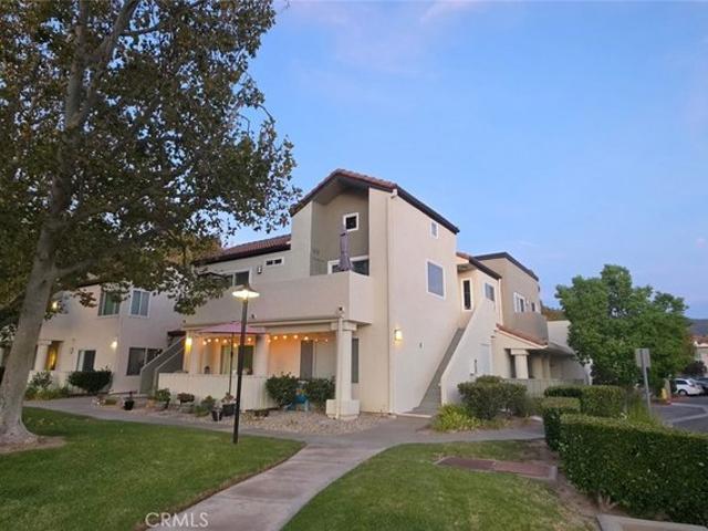 21227 Trumpet Dr Unit 202, Newhall, CA 91321