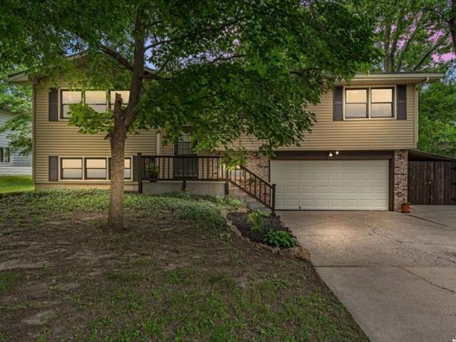 2122 Marvonne Rd, Lawrence, KS 66047
