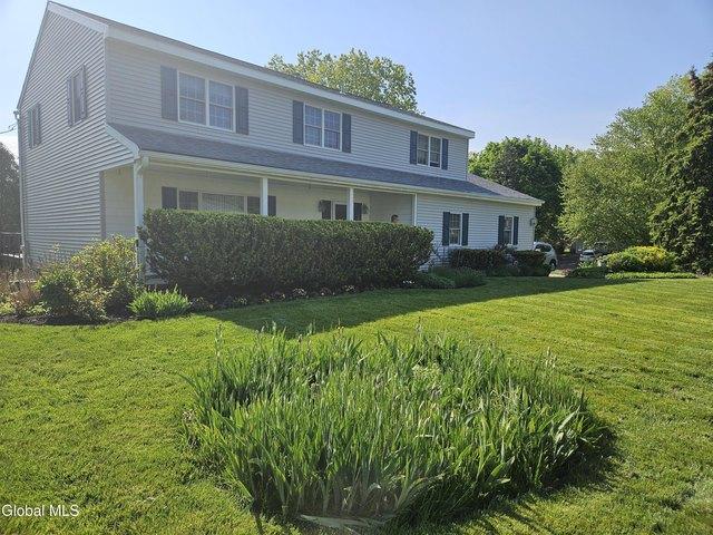 2122 Orchard Park Dr, Niskayuna, NY 12309