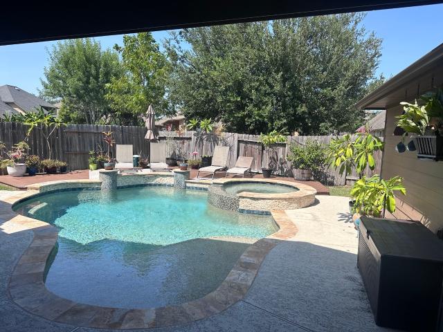 2122 Belcara View