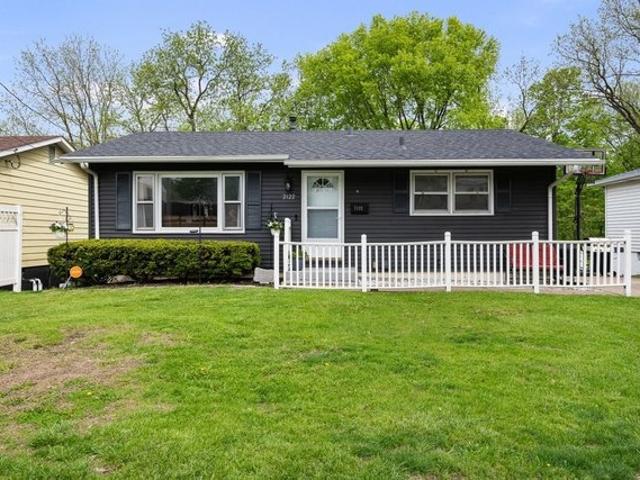 2122 Cody St, Bettendorf, IA 52722