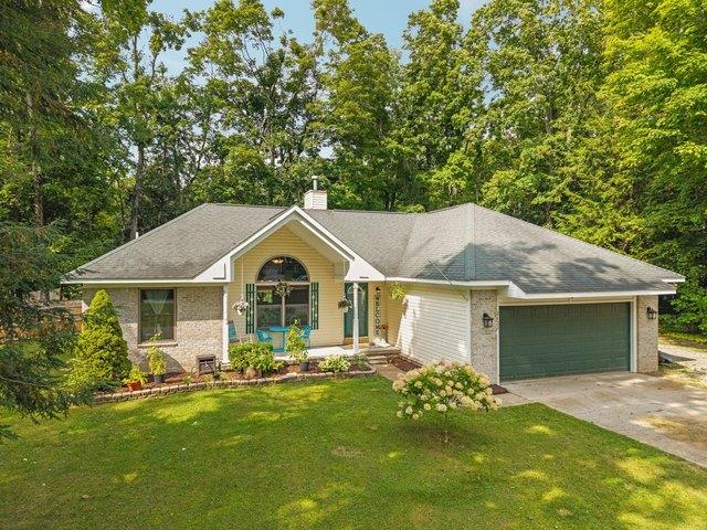 2122 Deepwoods Dr, Gaylord, MI 49735