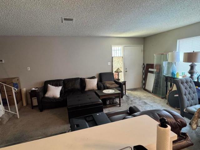 2122 Peppertree Way 2