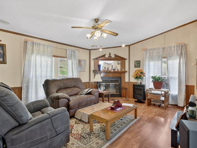 2122 Wren Ln