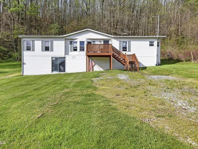 2122 Wren Ln, Marion, VA 24354