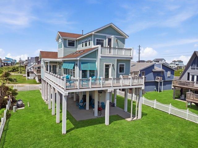 21233 Gulf Dr, Galveston, TX 77554
