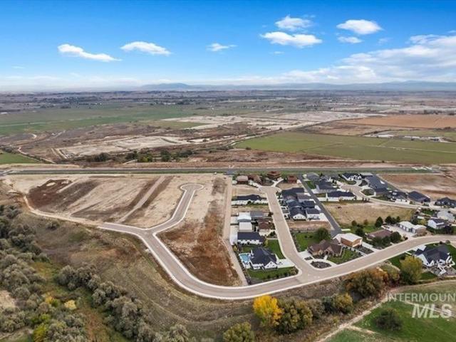 21238 Rosewood Dr, Greenleaf, ID 83626