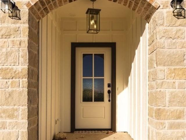 2123 Blackhawk Loop