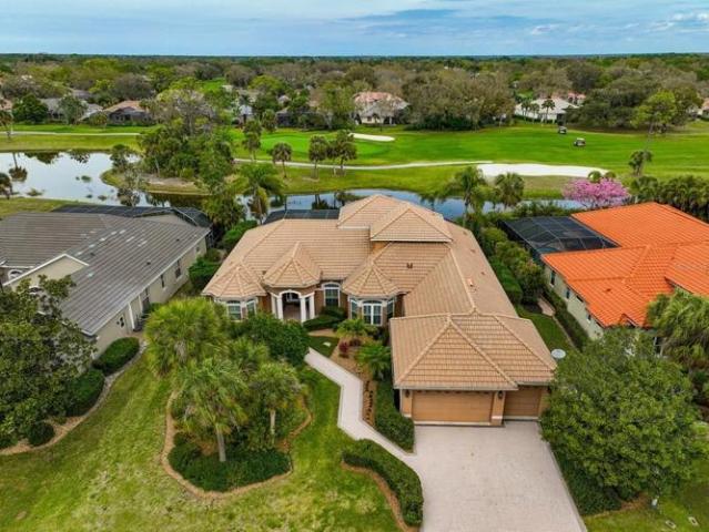 2123 Calusa Lakes Blvd, Nokomis, FL 34275