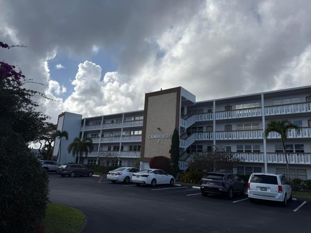 2123 Cambridge F, Deerfield Beach, FL 33442 | MLS #B26001