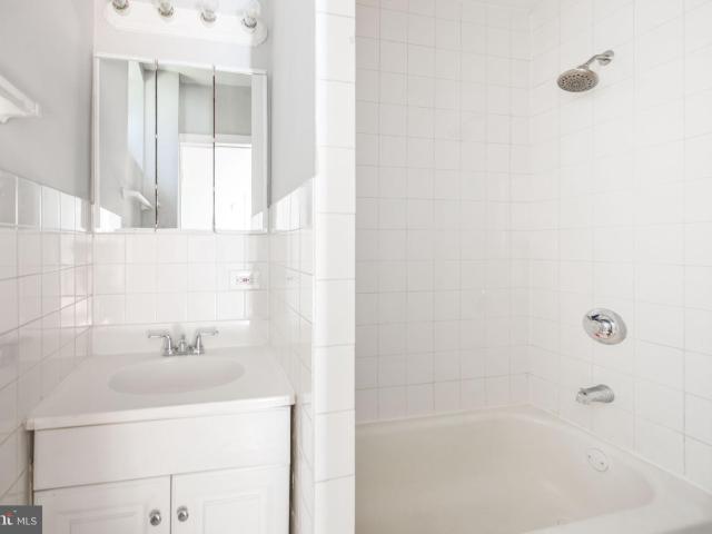 2123 Spring Garden St, Unit 1F, Philadelphia, PA 19130 | MLS #PAPH2608 | Compass