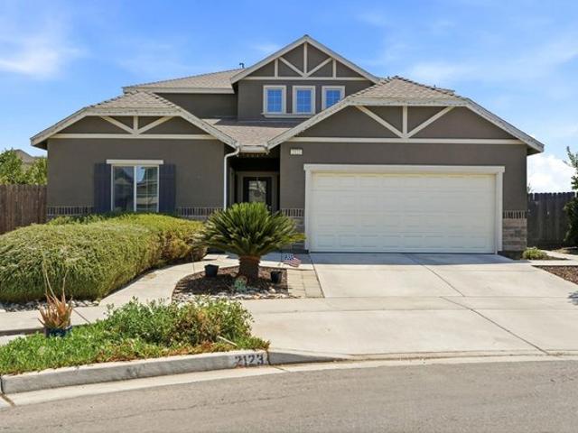 2123 W Hopkins Way, Hanford, CA 93230