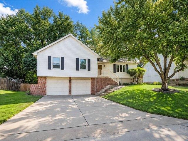 2123 8th St, Blue Springs, MO 64015