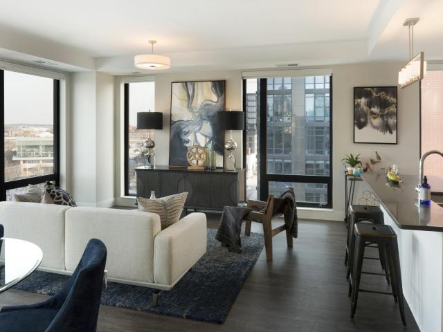 212 10th Avenue S # 402