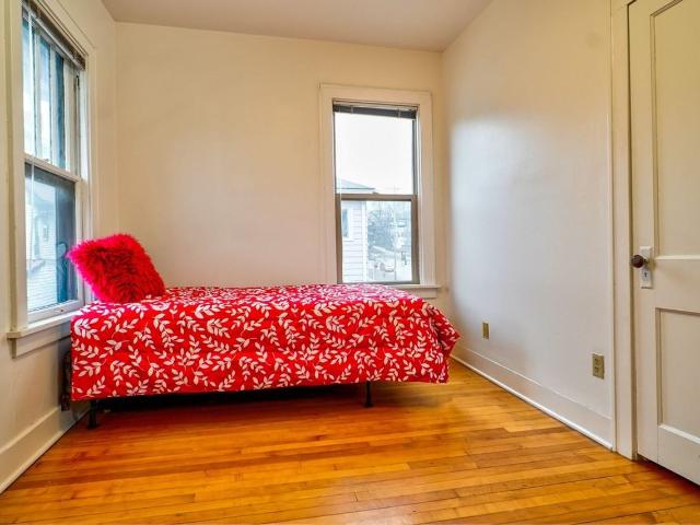 212 214 Studio Apartment for Rent at 212 N Blount St, Madison, WI 53703 Tenney Lapham