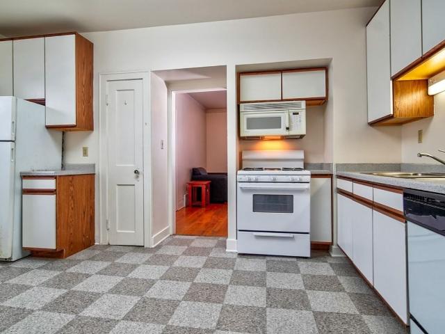 212 214 3 Bedroom Apartment for Rent at 212 N Blount St, Madison, WI 53703 Tenney Lapham
