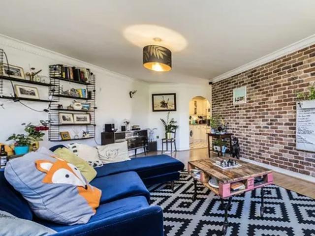 212 219 Macmillan Way, Tooting, SW17 6AW, United Kingdom | 2 bed apartment for rent #168055792 | Rentberry