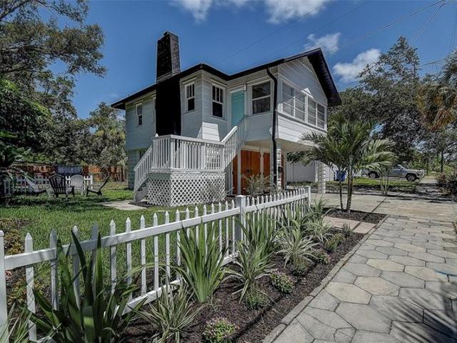 212 48th St N, Saint Petersburg, FL 33713