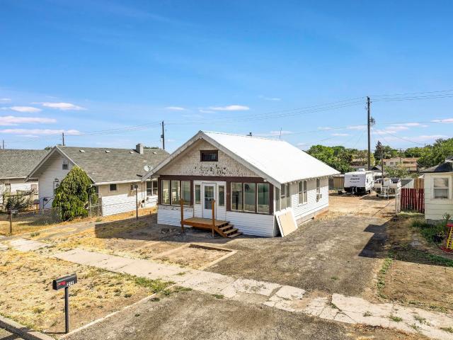 212 8th Ave S