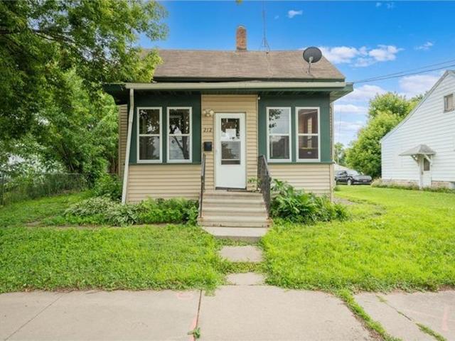 212 8th St NW, Rochester, MN 55901