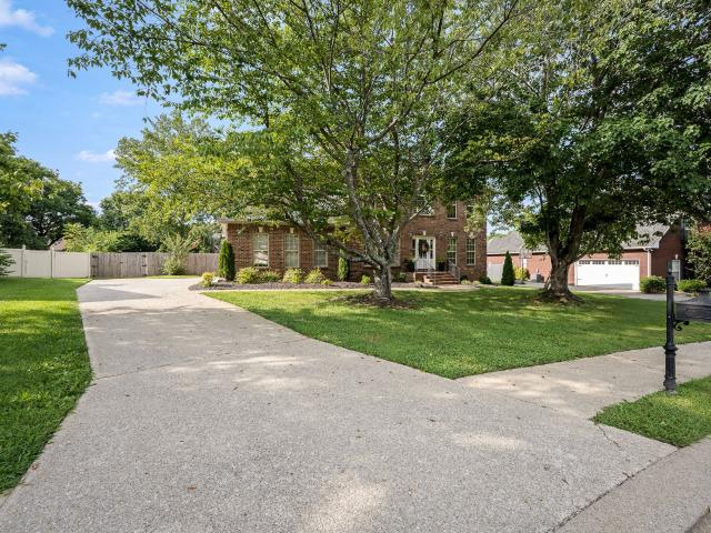 212 Comer Cir
