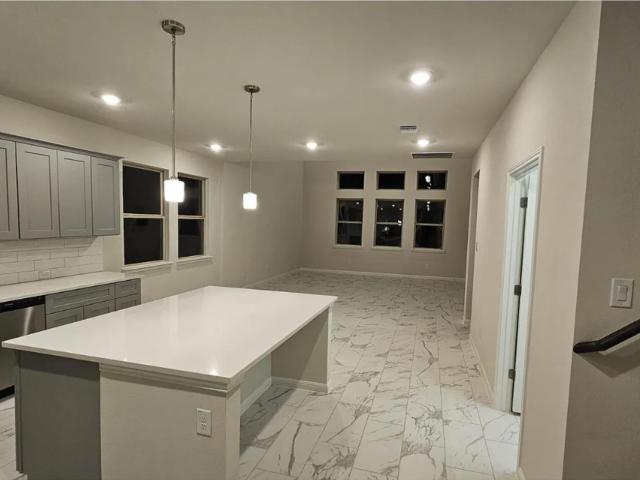212 Comet Pointe Dr