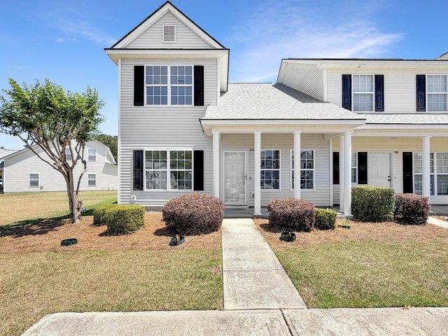 212 Congaree River Dr, Summerville, SC 29485