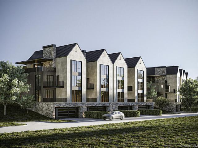 212 Carriage Way